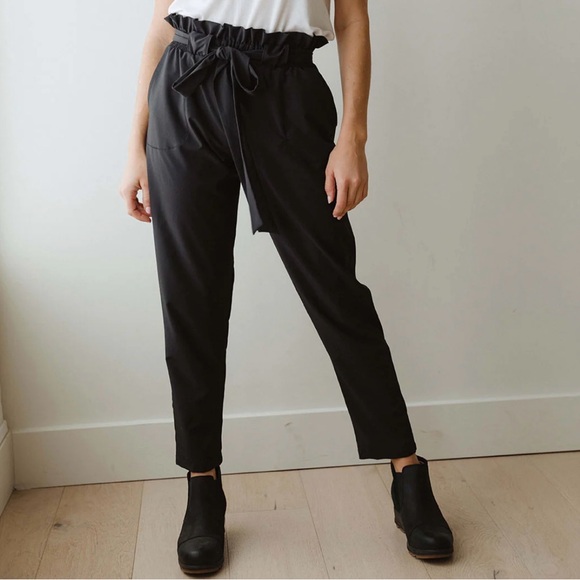 Albion | Pants & Jumpsuits | Albion Fit Bow Belt Capri | Poshmark